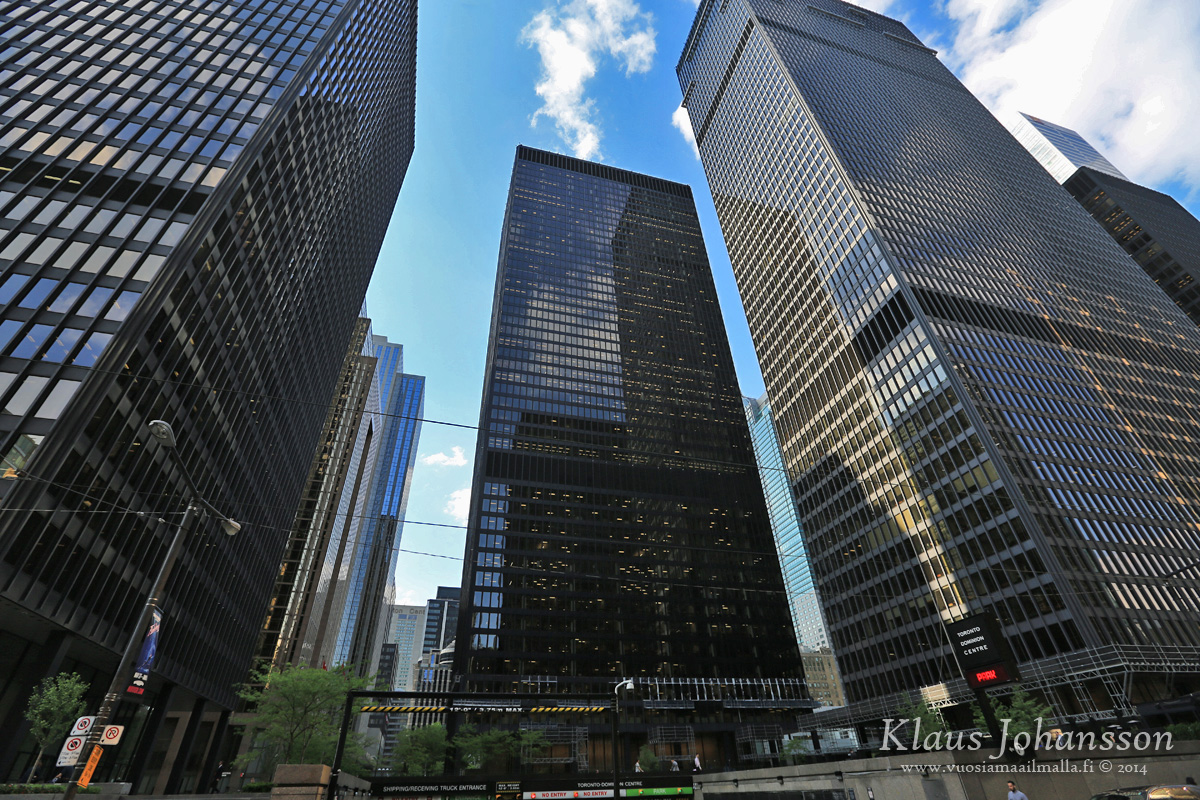 Touristy Toronto - SkyscraperPage Forum